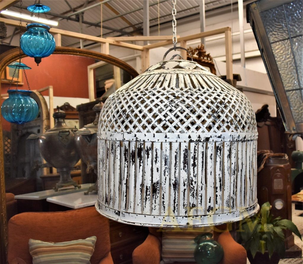 LARGE AND DECORATIVE VINTAGE ART METAL LATTICEWORK CAGE - AEGM