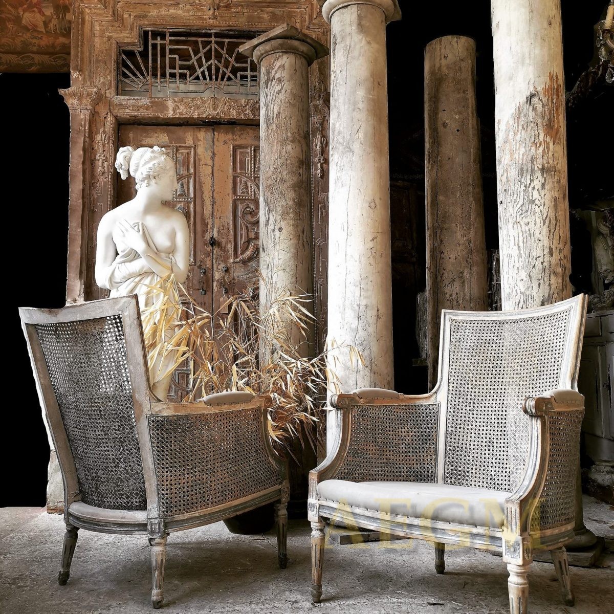 LARGE AND DECORATIVE VINTAGE ART METAL LATTICEWORK CAGE - AEGM